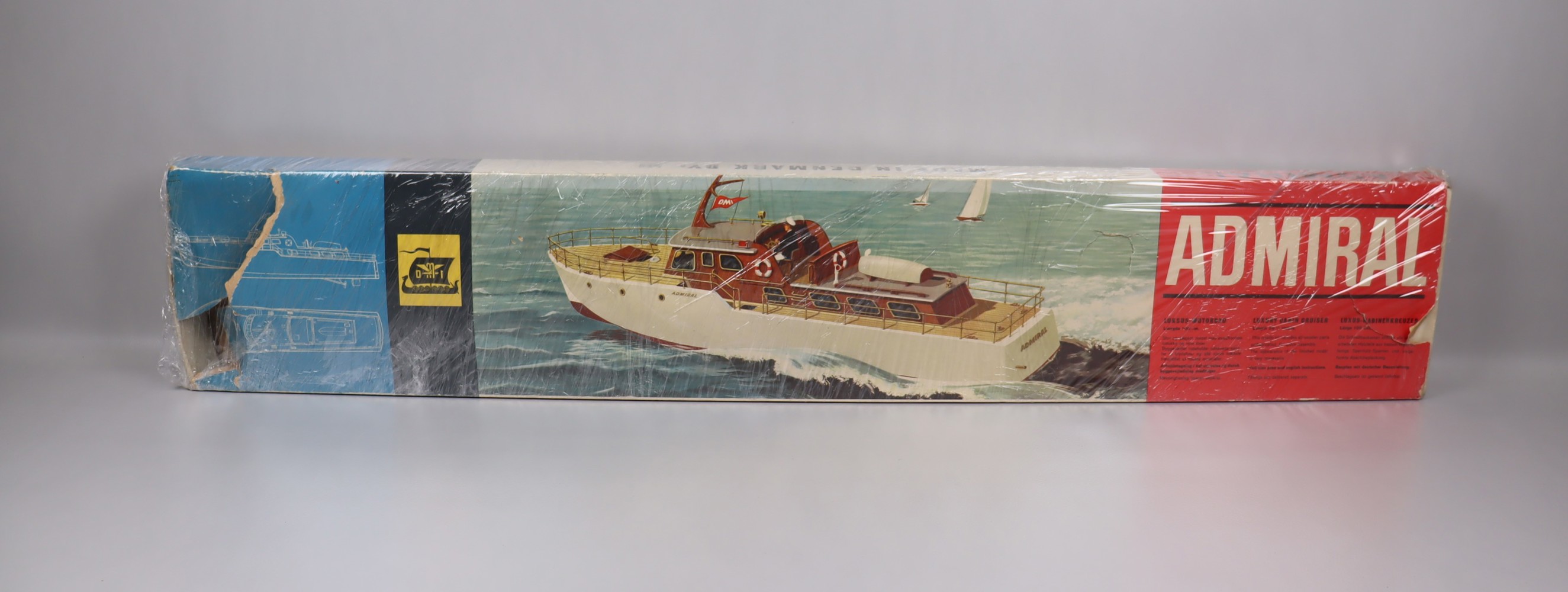 DMI, modellbåt i trä, "Admiral" | Auktion.se