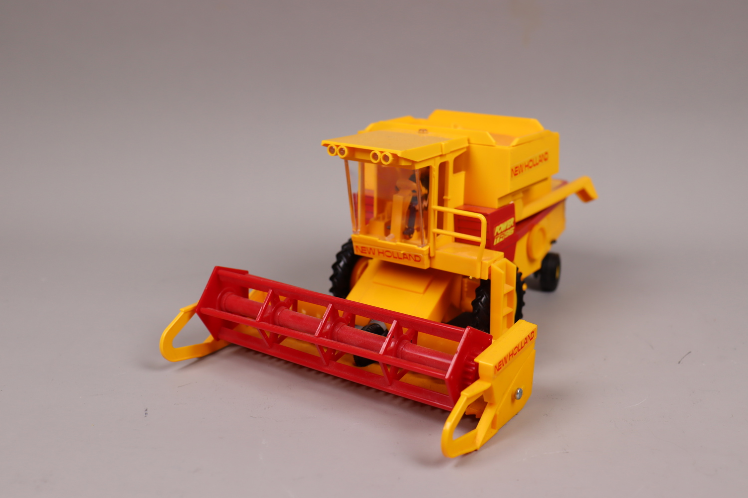 Britains, New Holland Power TR96, 1:32 | Auktion.se