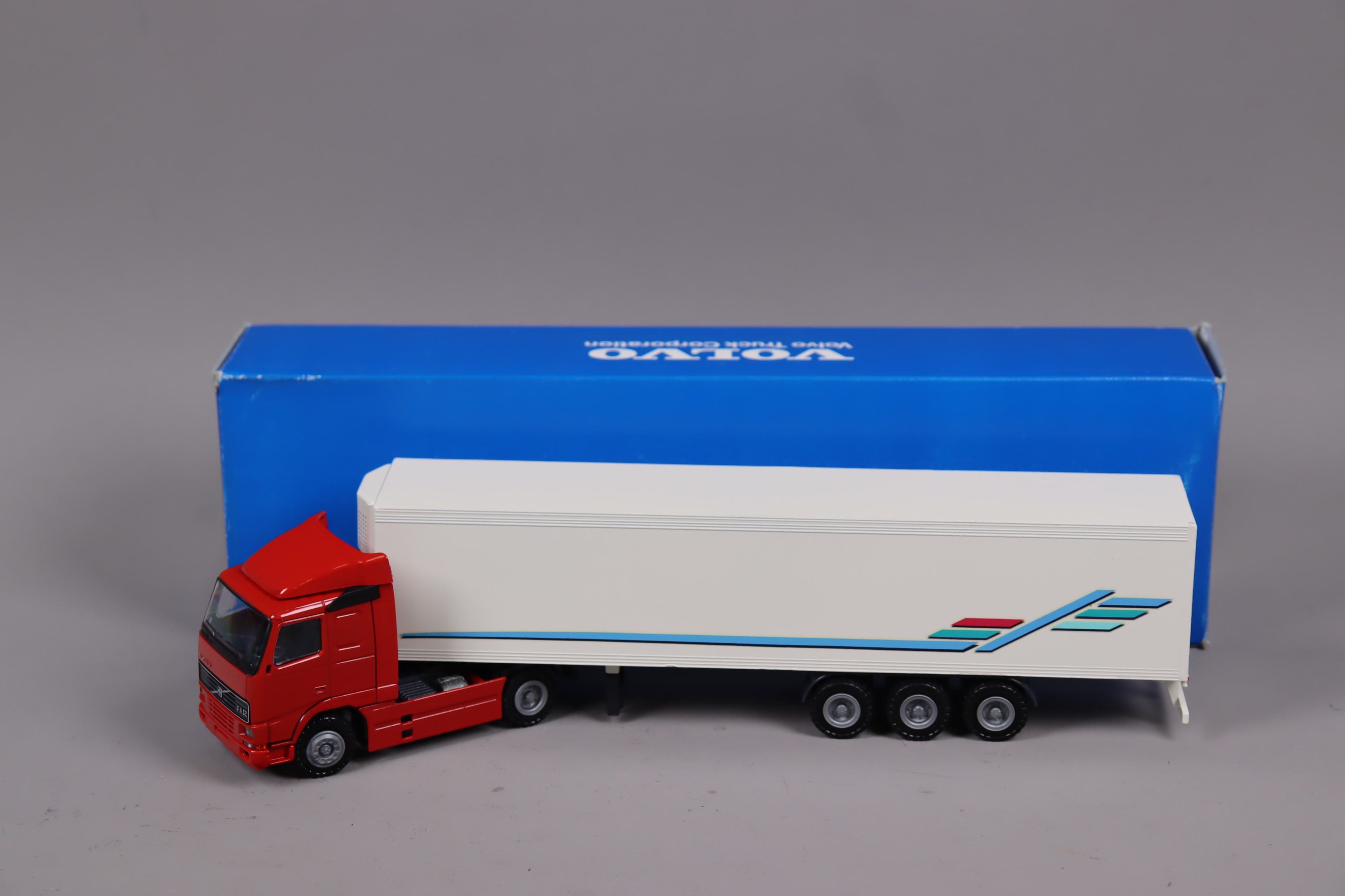 Conrad, Volvo FH12 4X2 Semi-Trailer (280… | Auktion.se