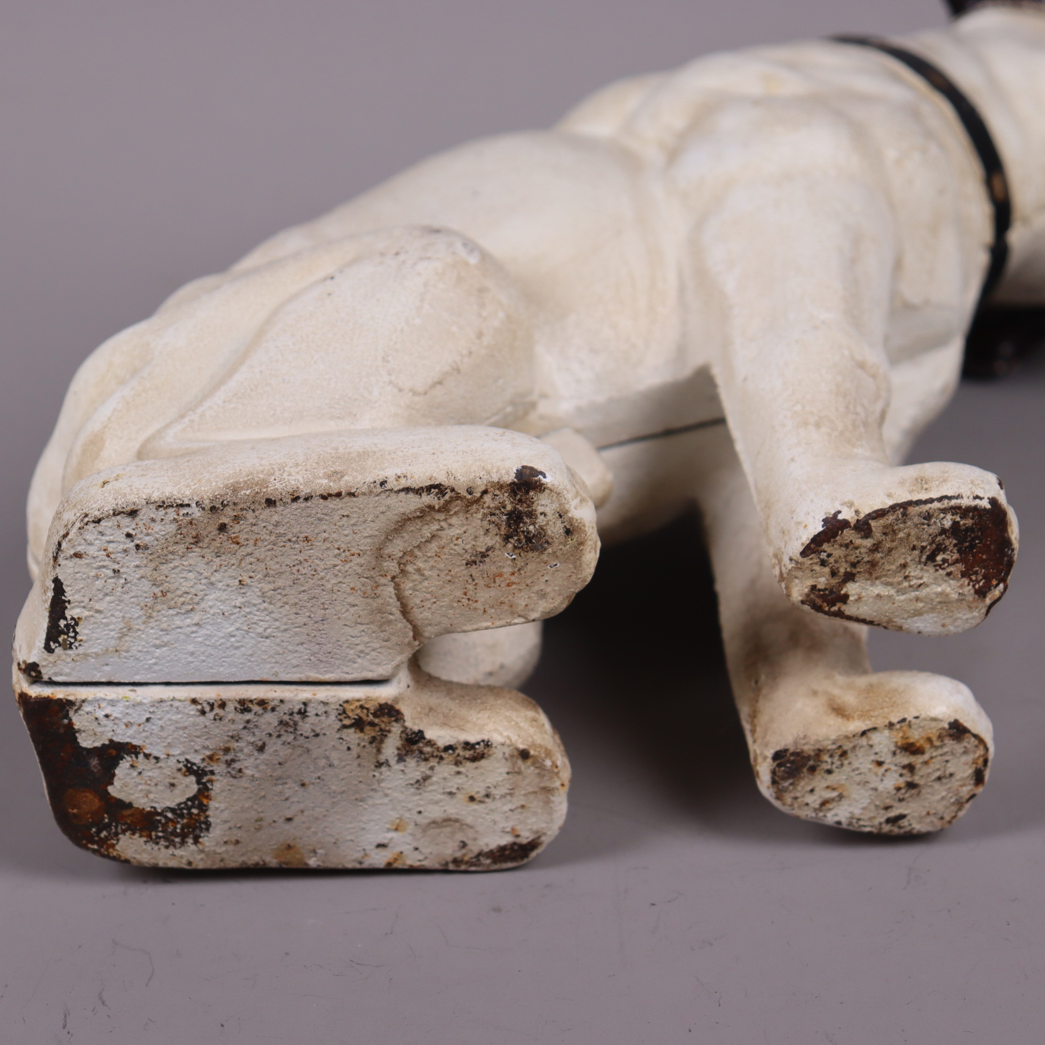 Sparbössa i gjutjärn, sittande hund | Auktion.se